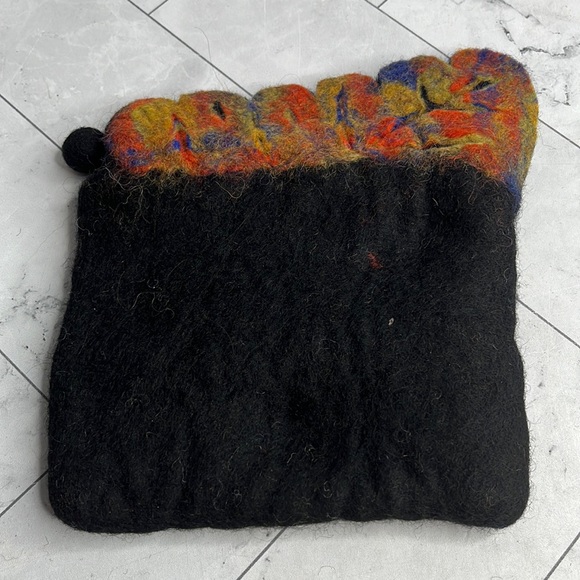 Bags | Nwt Handmade Felt Wool Coin Purse Zip Closure With Flap Round ...